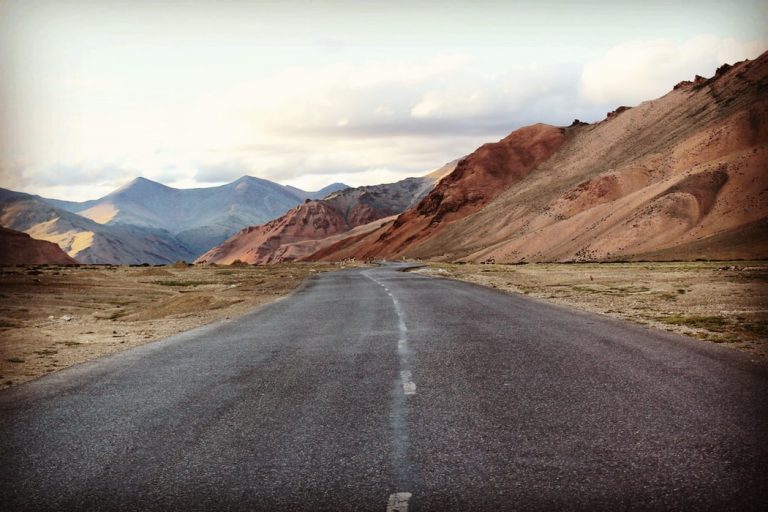 A Complete Travel Guide to Plan a Motorcycle Tour to Ladakh
